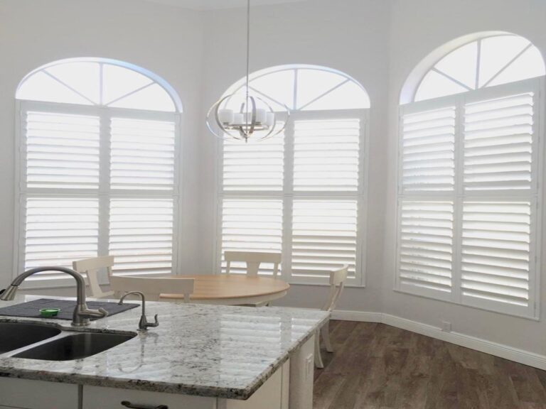 Wyy Knoxville Residents Choose Shutters For Bay Windows - Louver Shop Shutters